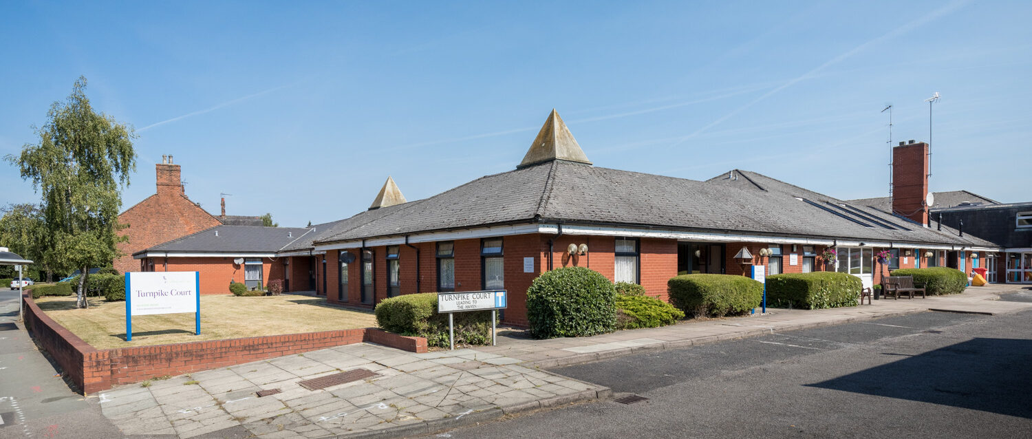 Turnpike Court - Minster : Minster